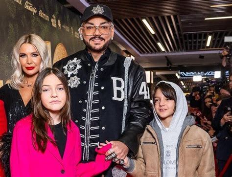 Папа тратит миллионы а Алла Виктория все грустит Простушка Дзен