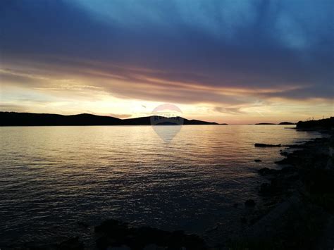Zadar otok Rivanj kuća prvi red do mora kuća površina 360m2