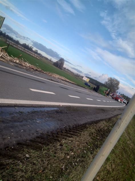 Wypadek na drodze wojewódzkiej