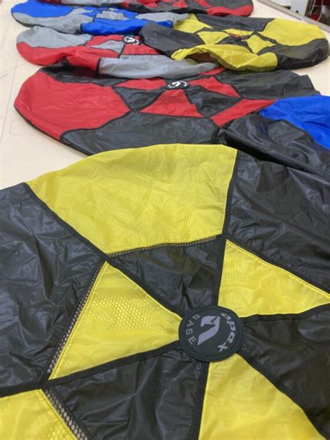Base Jumping Pilot Chutes Vented And Non Vented Apex Base