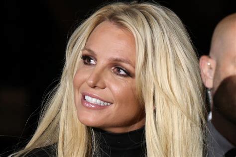 Britney Spears Wears Five Outfits In Instagram Fashion Show