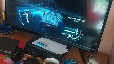kiedy widzisz jak policja ściga śmieciarkę w need for speed gra game