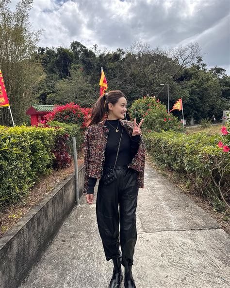 Angel Chu 朱韻韻 年初四 接財神😄 今日打麻雀一定贏💰 祝大家橫財就手，財源廣進 Instagram
