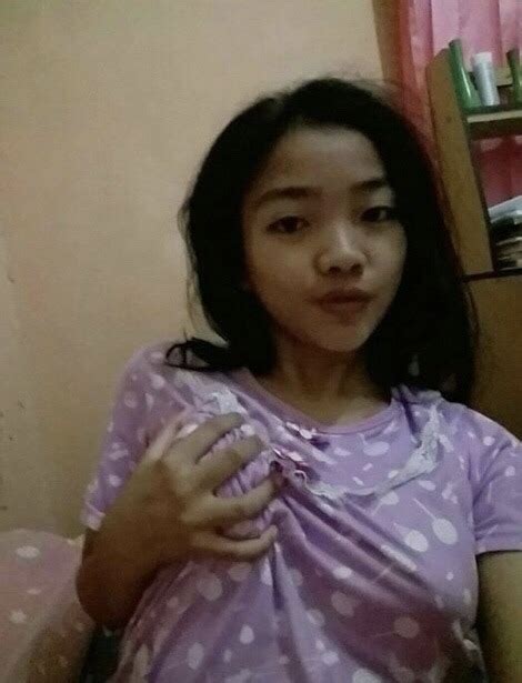 abg manis suka selfie sambil remas toket - Payudara Toket Gede