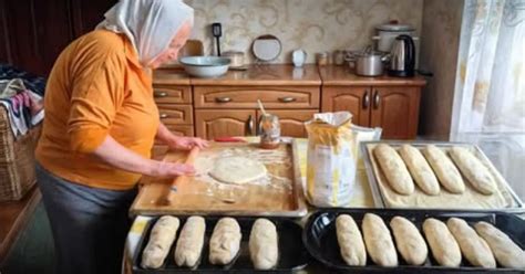 С брашно вода и малко мая храня цялото семейство Невероятно лесни и