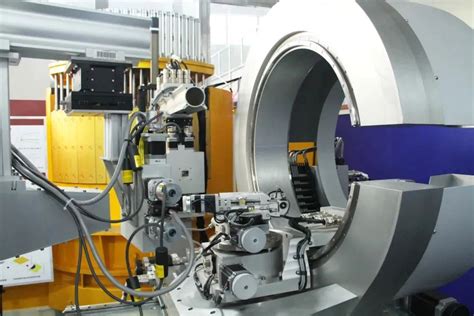 今日，上海交大 洛书”项目新闻发布会召开，中法学院钟圣怡教授主持！ 上海交通大学巴黎卓越工程师学院