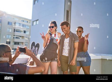Posar Posando Para Foto Fotografia Fotografías E Imágenes De Alta