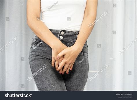 432개의 바지에 오줌싼 여자 이미지 스톡 사진 3d 오브젝트 벡터 Shutterstock