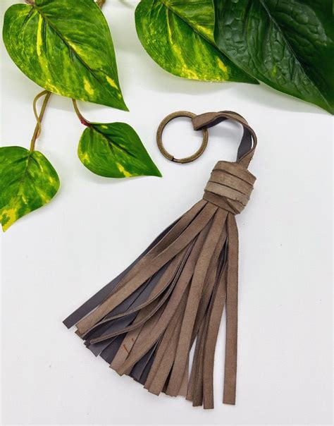 Tassel Keychain Addis Jemari