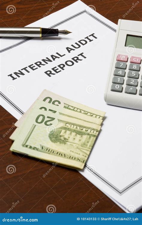 Informe De Auditoría Interno Imagen De Archivo Imagen De Financiero