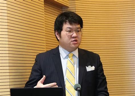 统战人物 郑炜昊听着曾祖父郑振铎的事迹长大 山东大学统一战线研究中心