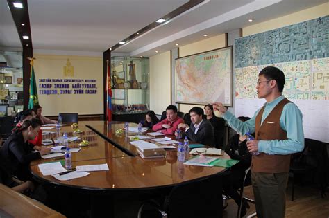 “Газрын харилцааны салбарын хууль тогтоомжийн хэрэгжилт тулгамдаж буй асуудал шийдвэрлэх арга