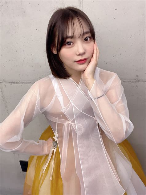 Qwer Community Posts 오늘은 설날 당일이에요 ㅎㅎ 한국은 다들 연휴네요 그런 기념으로 한복을 입어봤어요 어때요🧡 오렌지밍 ㅎㅎ 여러분은 지금 뭐해요