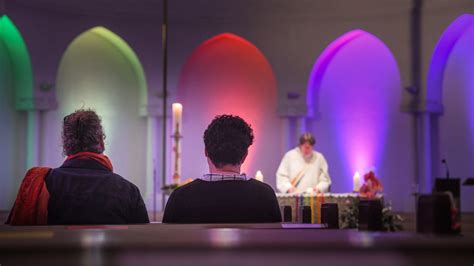 Segnung Homosexueller Paare In Der Katholischen Kirche Swr Aktuell