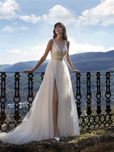 Ellery Collezione Nicole Colet · Abito Da Sposa Ampio Semplice