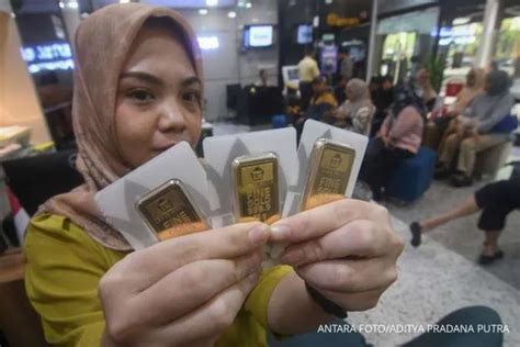 Harga Emas Antam Turun Rp Hari Ini Oktober