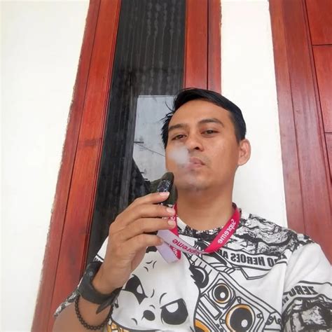 Cecep Iyan Kurniawan Iyan Project1 • Threads Say More