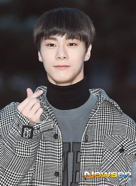 아스트로 문빈 여심저격 하트~[포토엔hd]