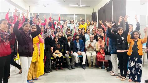 एक महान उद्देश्य और सामाजिक कार्यो के साथ जन्मदिन मनाया Demokratic Front