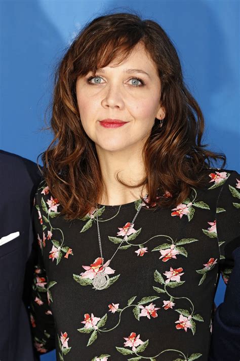 Download Celebrity Maggie Gyllenhaal Actress Wallpaper