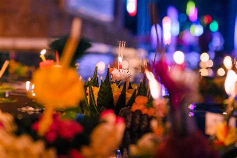 ลอยกระทง สานงานศิลป์ ศรีนครินทร์ ถิ่นวัฒนธรรม “งานวัด 4 ภาค”