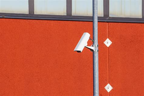 Kamera Cctv Keamanan Atau Sistem Pengawasan Di Gedung Perkantoran Foto