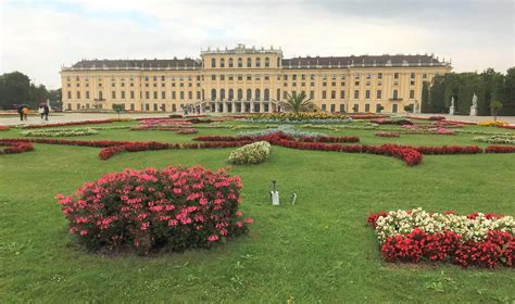 Solve Schonbrunn Vienna Austria Jigsaw Puzzle Online With 299 Pieces