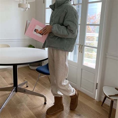망고 하이넥 코듀로이 루즈핏 패딩 점퍼 에이블리