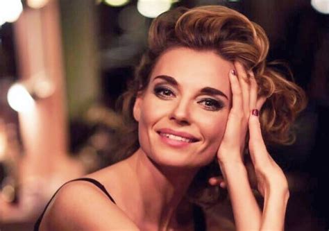 Голышом в пшенице Любовь Толкалина выложила откровенное фото