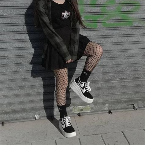 View 28 Grunge Aesthetic Alt Outfit Ideas Aboutbasestock