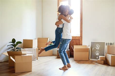 Moving In With Boyfriend Should I Move In With My Boyfriend Guide