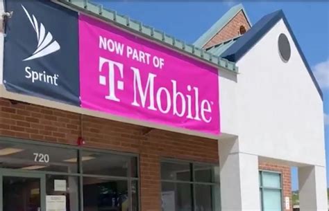 Verizon Atandt Subscribers Ask A Court To Reverse T Mobiles Acquisition