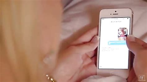 Vacker Blondin Skickar Sexiga Bilder Till Sin älskare Porn300com