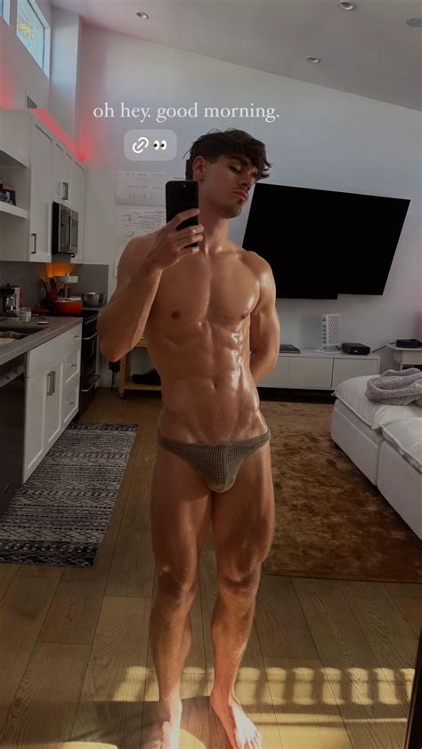 Matthew Crawfords Feet