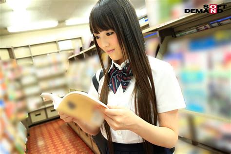本屋で参考書を買いに来た真面目でおとなしそうな女子 生に媚薬をたっぷり塗ったチ ポで即ハメしたらアヘ顔で痙攣するほど感じてイキまくった。真正