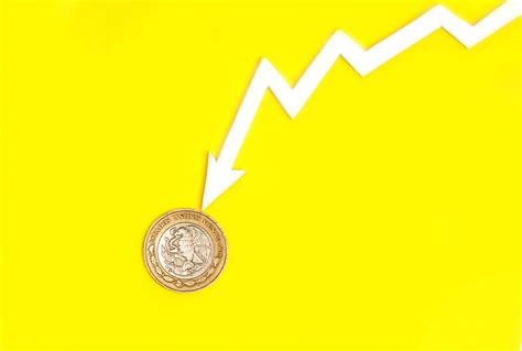 Peso Retrocede 002 Mercados Esperan Datos De Inflación En Eu Alto