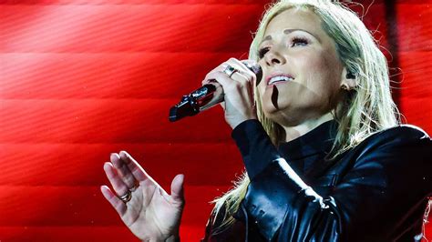 Helene Fischer Begeistert In Lederoutfit Bei Konzert Concert
