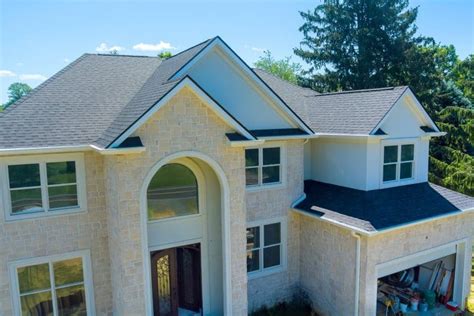 18 Ways To Arrange Your Living Room When You Have A Weirdly Placed Window