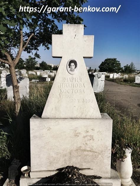 Надгробен паметник от Варовик Модел 220 Надгробни паметници от Мрамор и Гранит Гарант Бенков