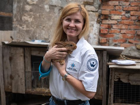 Jsou kompasem lidskosti Příběhy pracovníků UNICEF UNICEF Česká republika