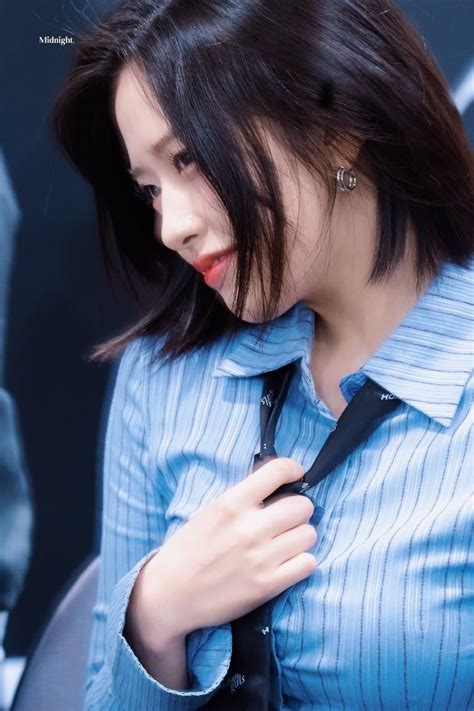 익스트림무비 오늘 갤러리 성소 최근 르세라핌 엘르 뉴진스 하니 마리끌레르 뉴진스 해린 W코리아 에스파 닝닝