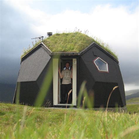 Tiny Geometric Igloo Home Geodesic Dome Homes Crazy Houses Unusual Homes