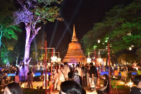 “สมศักดิ์” ร่วมลอยกระทงพระราชทาน สุโขทัย สืบสานประเพณีเก่าแก่ ชี้ กระตุ้นท่องเที่ยว ถ่ายทอดมรดก