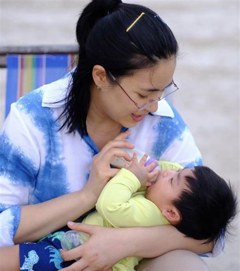 Photo Gallery “น้องพีร์เจ”ลูก “พุฒ จุ๋ย”วัย 4 เดือนสุดจ้ำม่ำ เที่ยวทะเลครั้งแรกเริงร่าแฮปปี้มาก