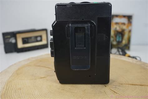 Sony Walkman Radio Cassette Player Auto Reverse Wm F2061