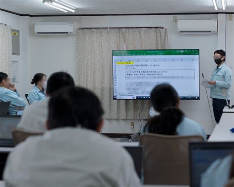 安曇川電子工業｜あどがわ 仕事に対する気持ちの高い人たちが集まる会社は、どんな雰囲気でしょうか。そんな問いかけをされました。 仕事に対する気持ちとはなんでしょうか。 たとえば、お金を稼ぎ