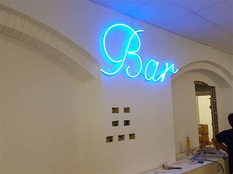Insegne Al Neon Publi In