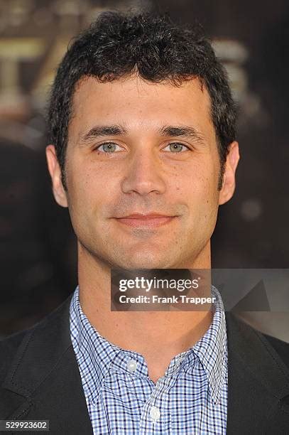 Clash Of The Titans Los Angeles Premiere Arrivals Photos And Premium