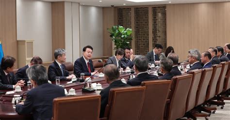 윤 한일 관계 개선 양국 국민 바람새로운 미래 개척하자