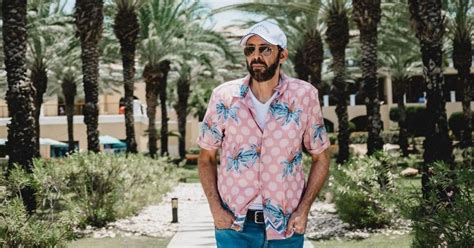 Juan Luis Guerra Adapta Al Rock Su Canción Cantando Bachata